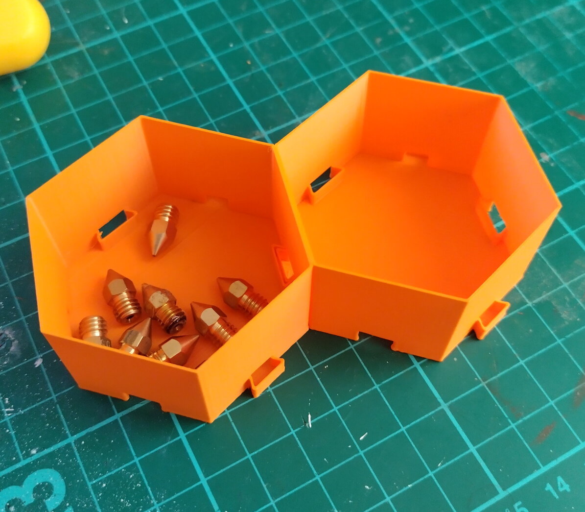 Ваза декоративная с сотовым узором, 3D-печать, 3DOPRU арт. VASE-PR-287390