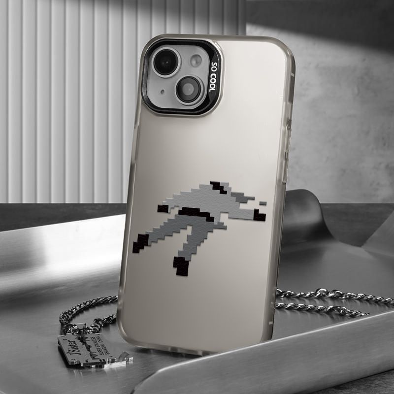Чехол для Айфон 16 PRO / IPHONE 16 PRO чёрный с дизайном пиксельного силуэта персонажа, премиальный ударопрочный защитный чехол