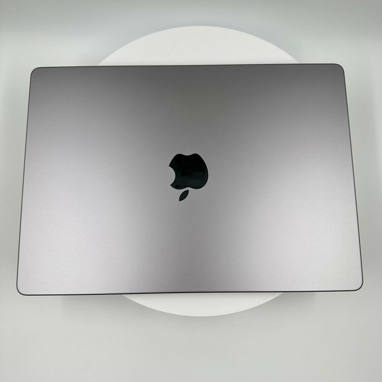 Ноутбук Apple Macbook Pro 14 2021, M1 Pro 3.2 ГГц, RAM 16 ГБ, SSD 512 ГБ, серый космос