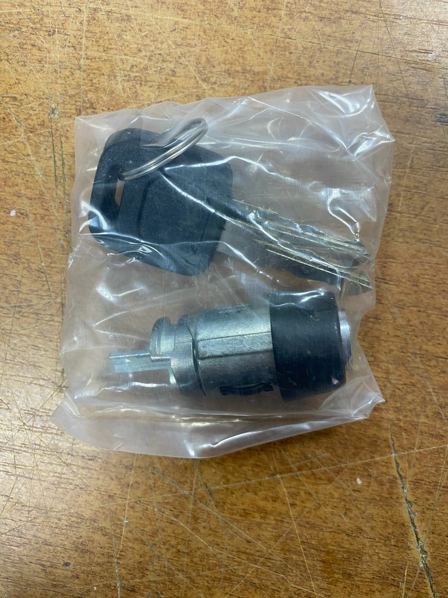 Личинка замка зажигания с ключом Audi 100 c4, 80 b3 b4,