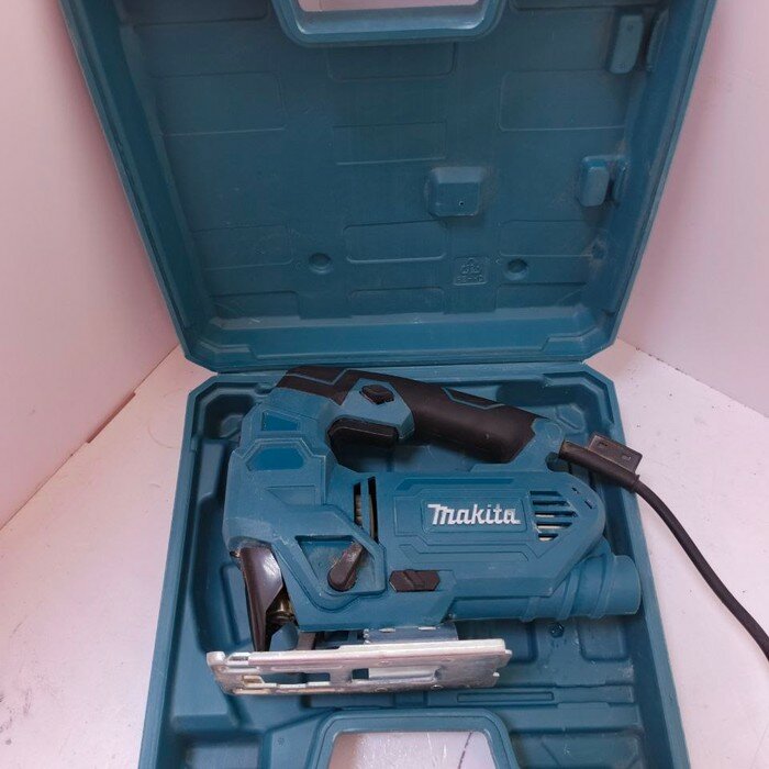 Электролобзик Makita 7002