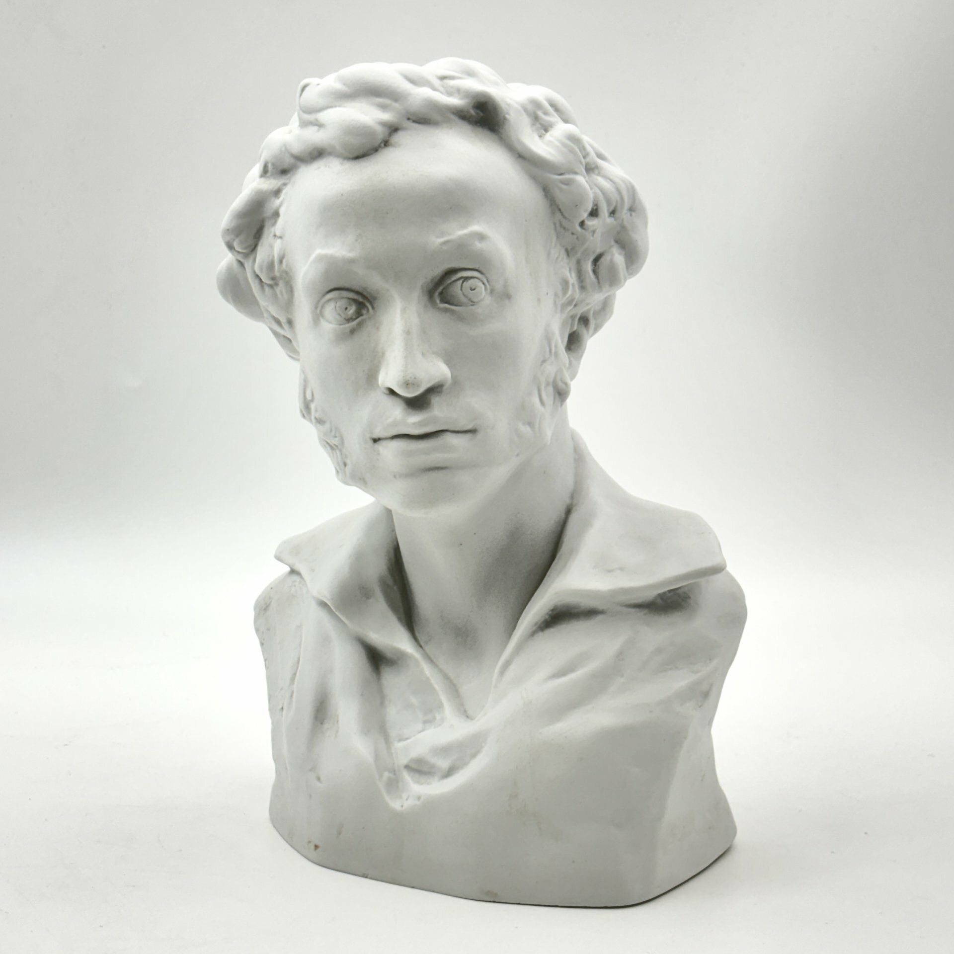Бюст "А. С. Пушкин", автор модели А. Д. Корсиков, бисквит