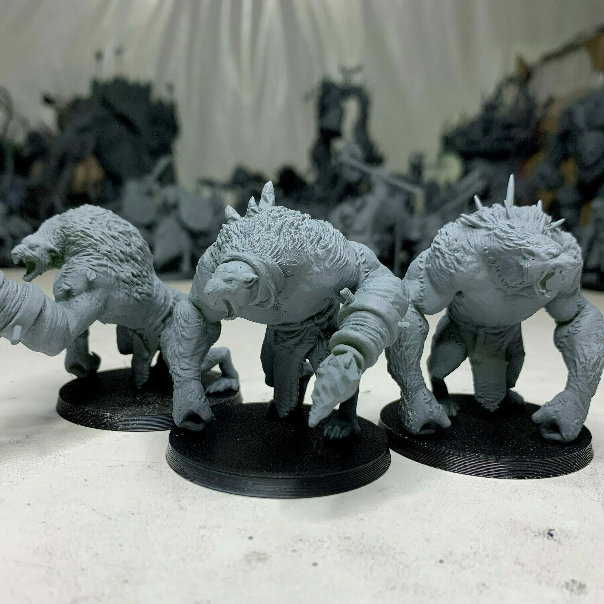 Skaven Rat Ogres. С подставками. Warhammer 40.000