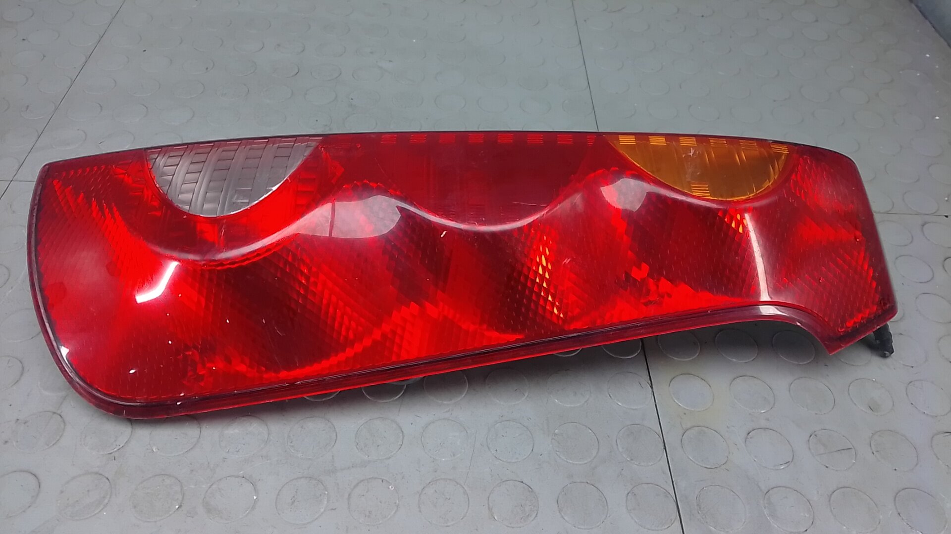 Фонарь задний правый NISSAN NOTE E11