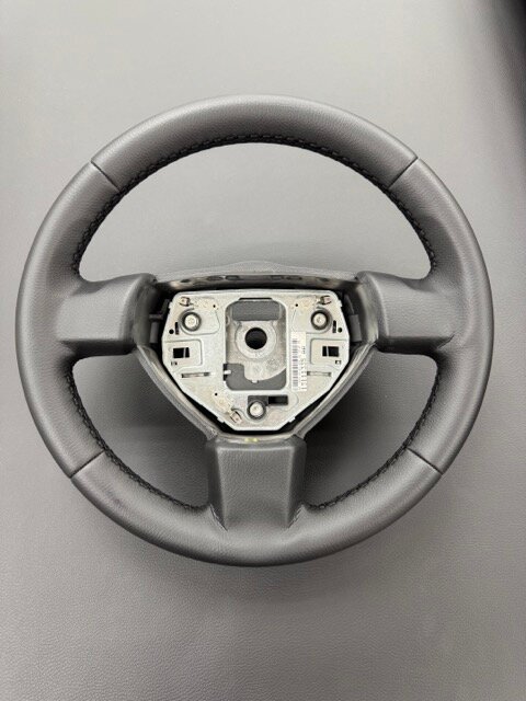 Руль Opel Astra H Б/У после перетяжки.