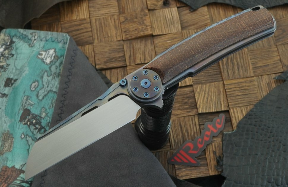 Складной нож Reate Knives Jack 2.0, сталь M390, ручной сатин, рукоять титан/микарта