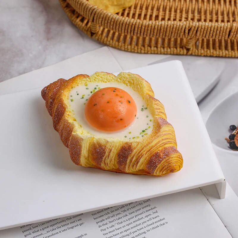 Игрушка-антистресс CONUSEA Egg Croissant
