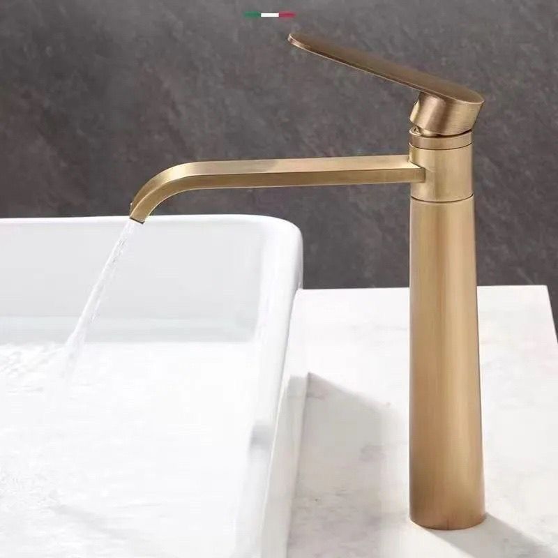 Смеситель для раковины Maxonor PURE LIFE BEAUTY PL10846 выполнен в золоте матовом