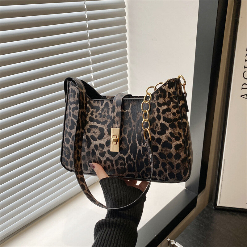 Сумка багет  Leopard Baguette