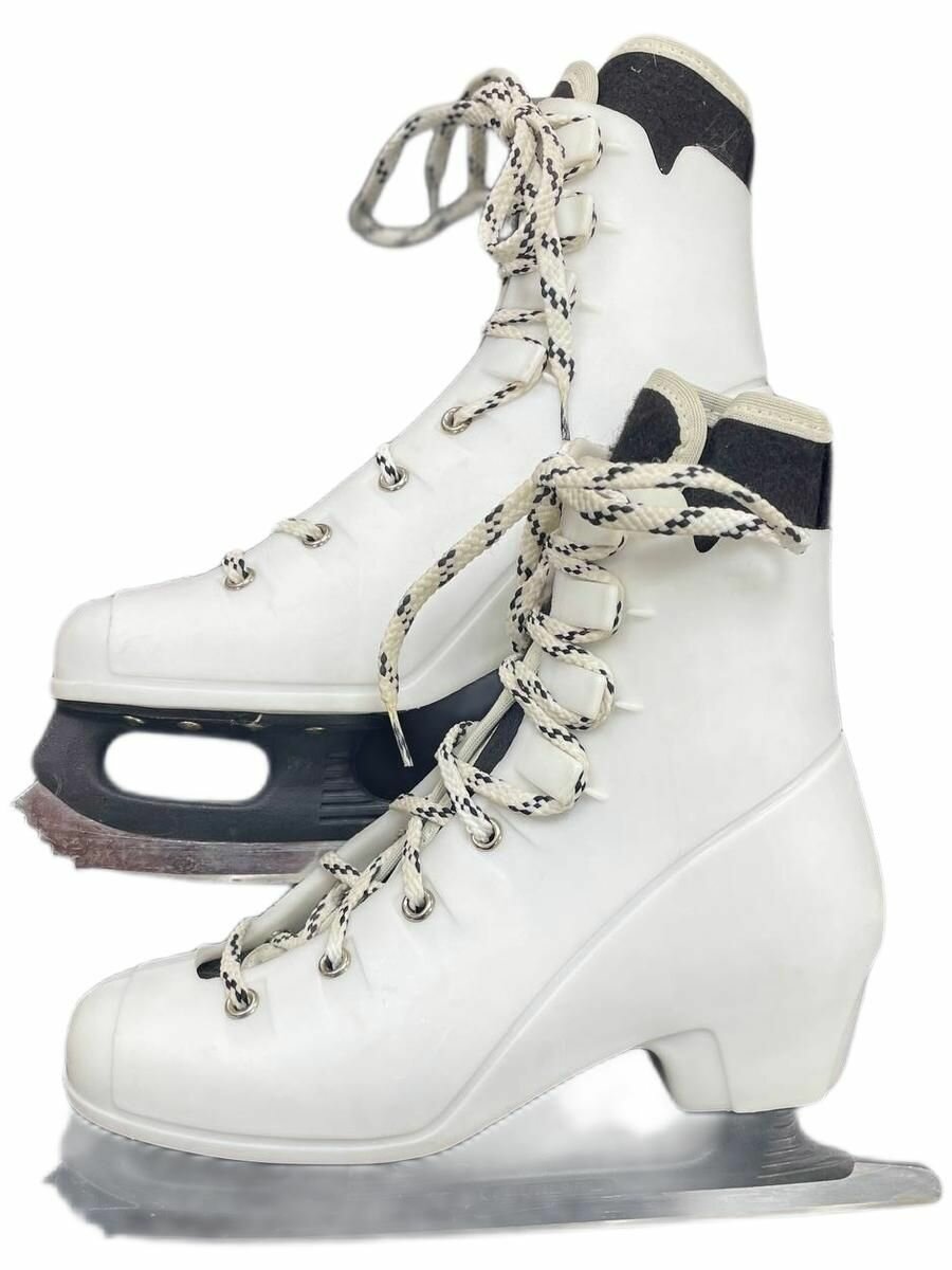 Коньки "Динамо" размер 21,5 см по стельке (34 размер) бракованные