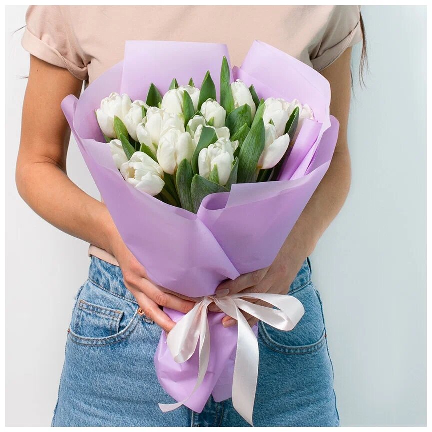Тюльпаны/ Букет белых тюльпанов 15 штук/ Тюльпаны с доставкой по Москве/ Цветы к 8 марта
