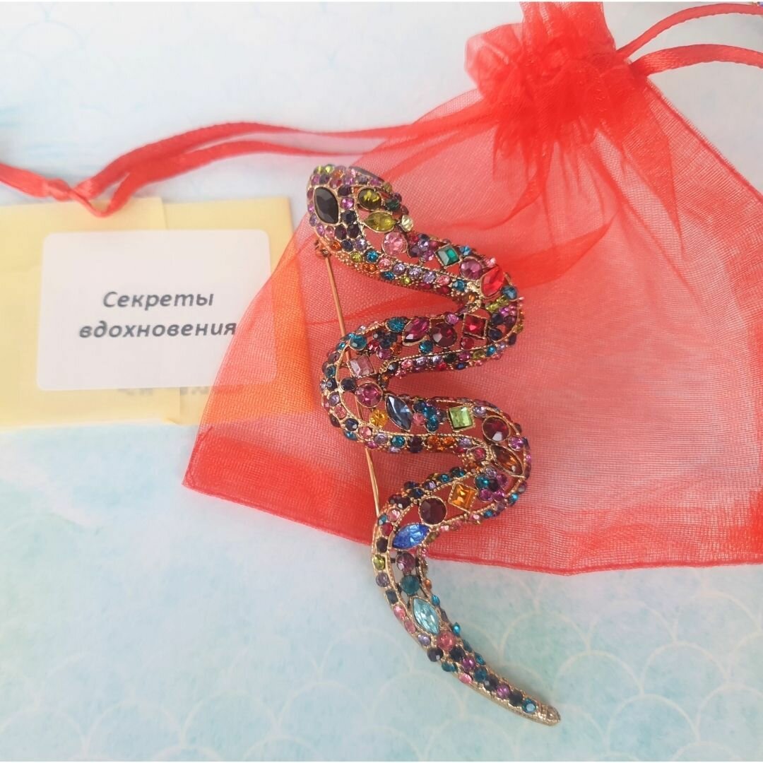 Брошь, стразы