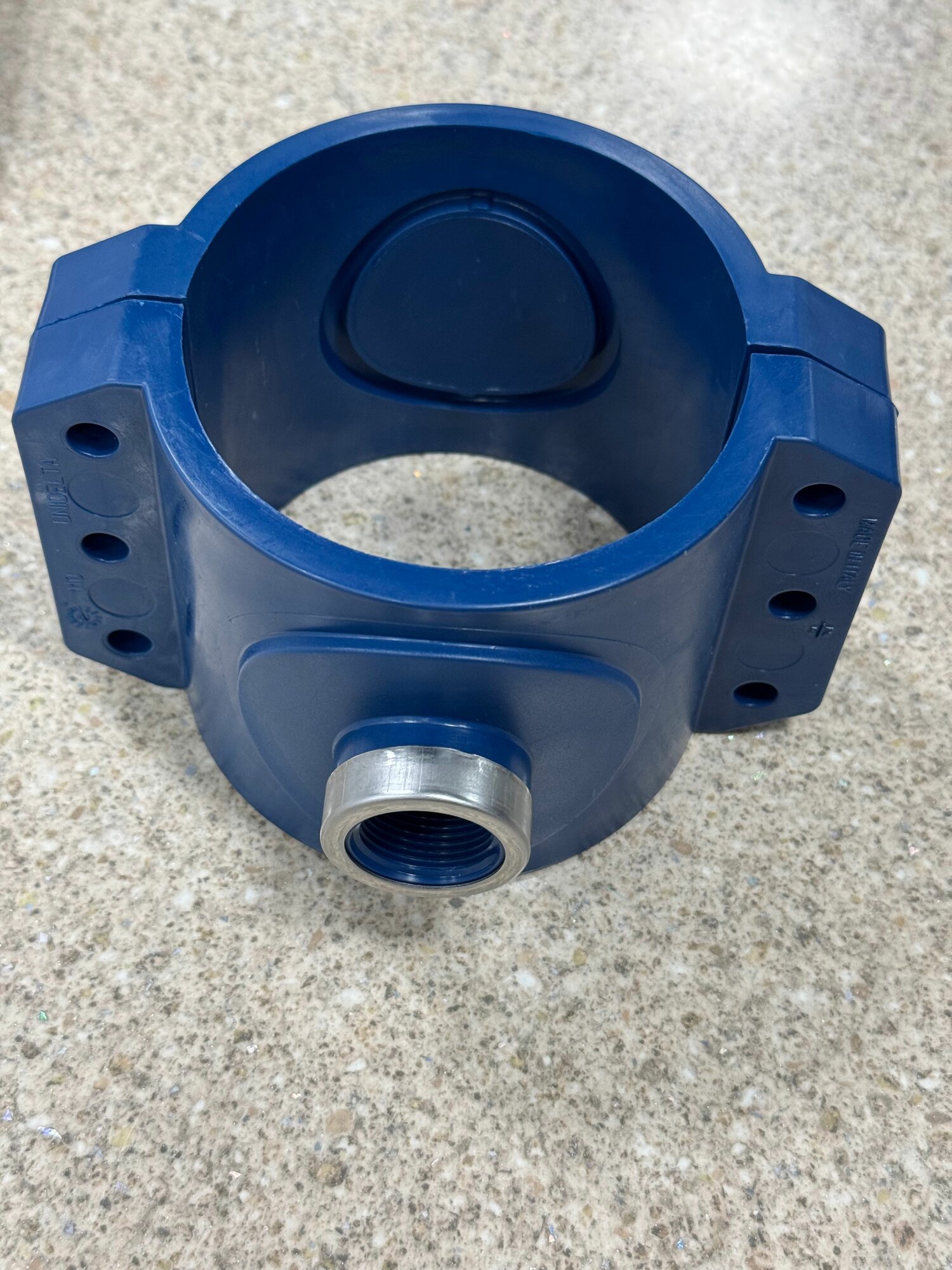 Седло врезное Unidelta 110х3/4" (хомут-врезка)