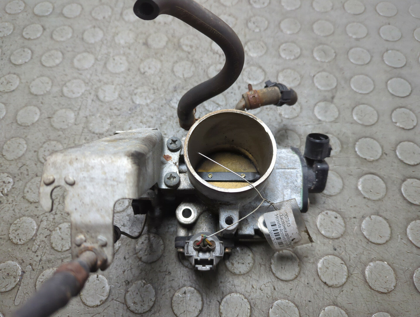 Заслонка дроссельная Honda Accord 6 Б/У