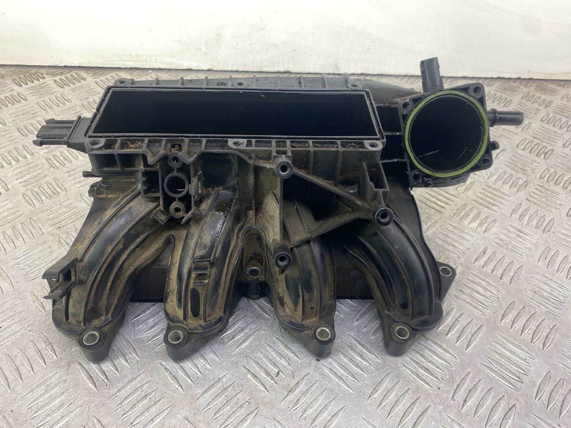 Впускной коллектор Skoda Yeti (2009 - 2014)