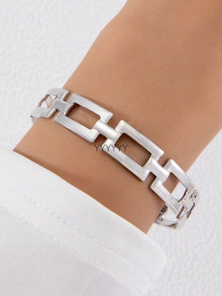 Браслет бэнгл золотистого цвета из железа на запястье для женщин, размер 5.5, коллекция Весна-лето 2025