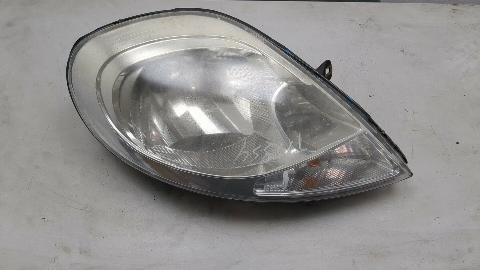 Фара (передняя) правая Renault Trafic Б/У