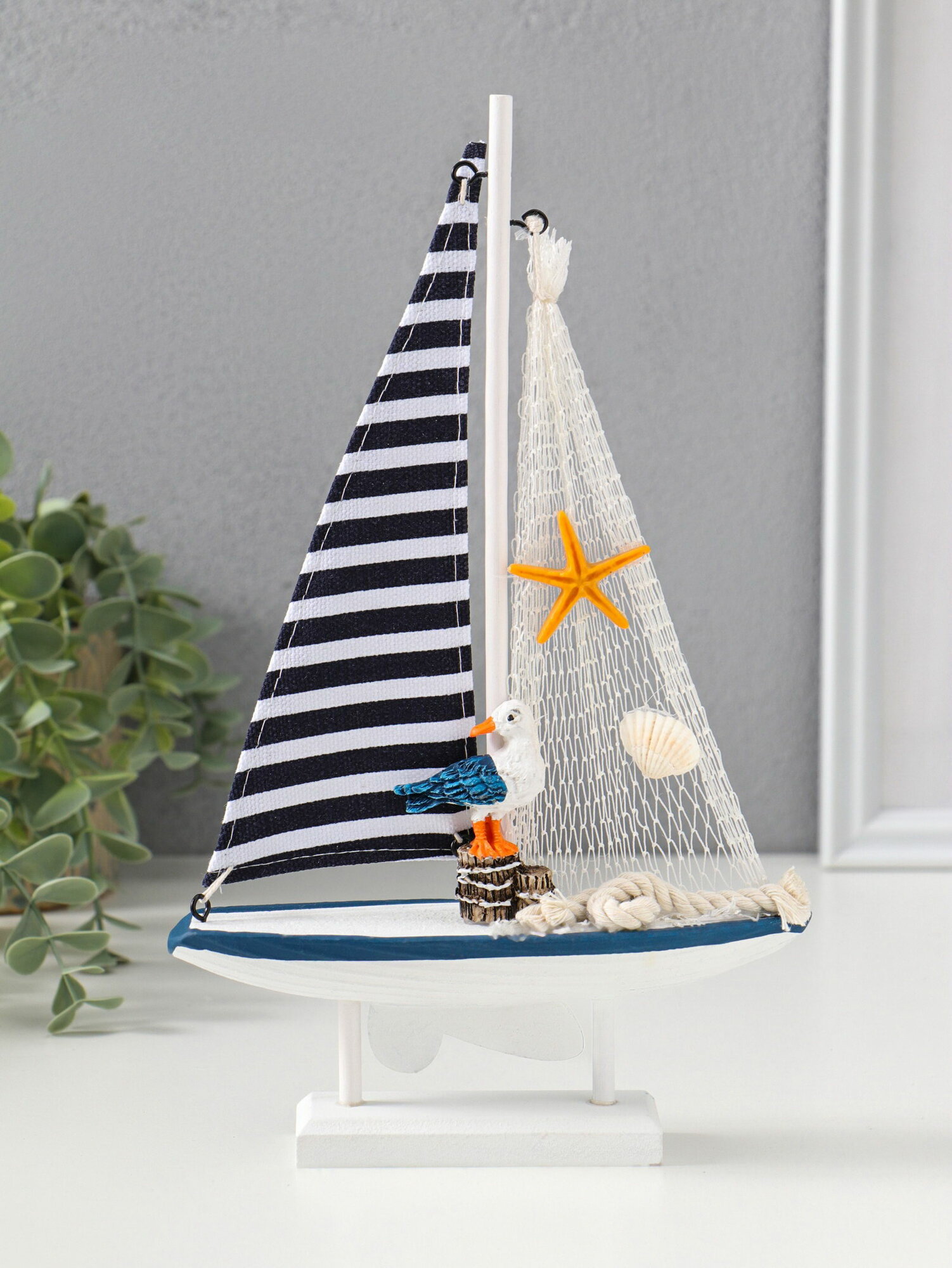 Сувенирная модель корабля дерево "Парусник с чайкой", бело-синий, 16.5x4.5x27.5 см