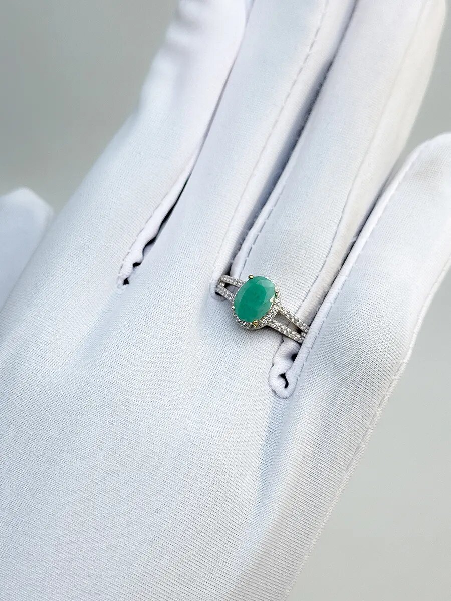 Кольцо, серебро, 925 проба, золочение, родирование, фианит, изумруд