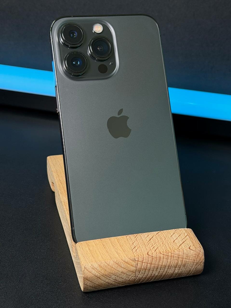 Смартфон Apple iPhone 13 Pro 128 ГБ, nano-SIM + eSIM, чёрный