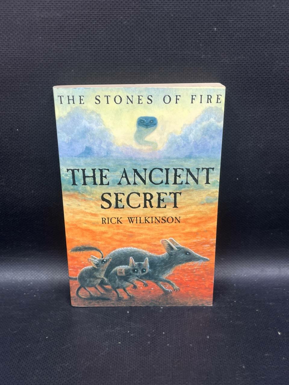 The ancient secret / Давняя тайна (Книга на английском языке)