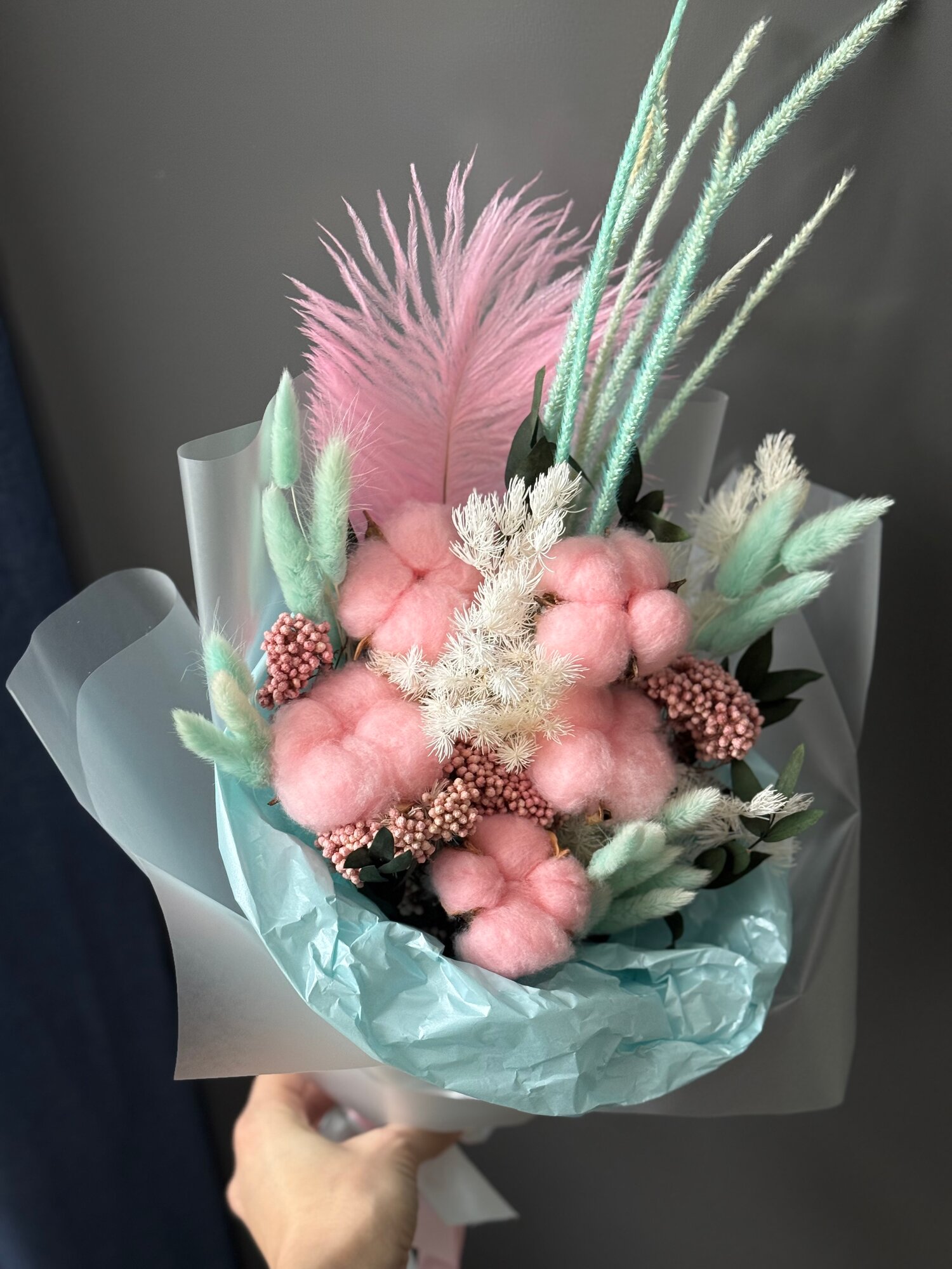 Букет из сухоцветов и стаб цветов Тиффани