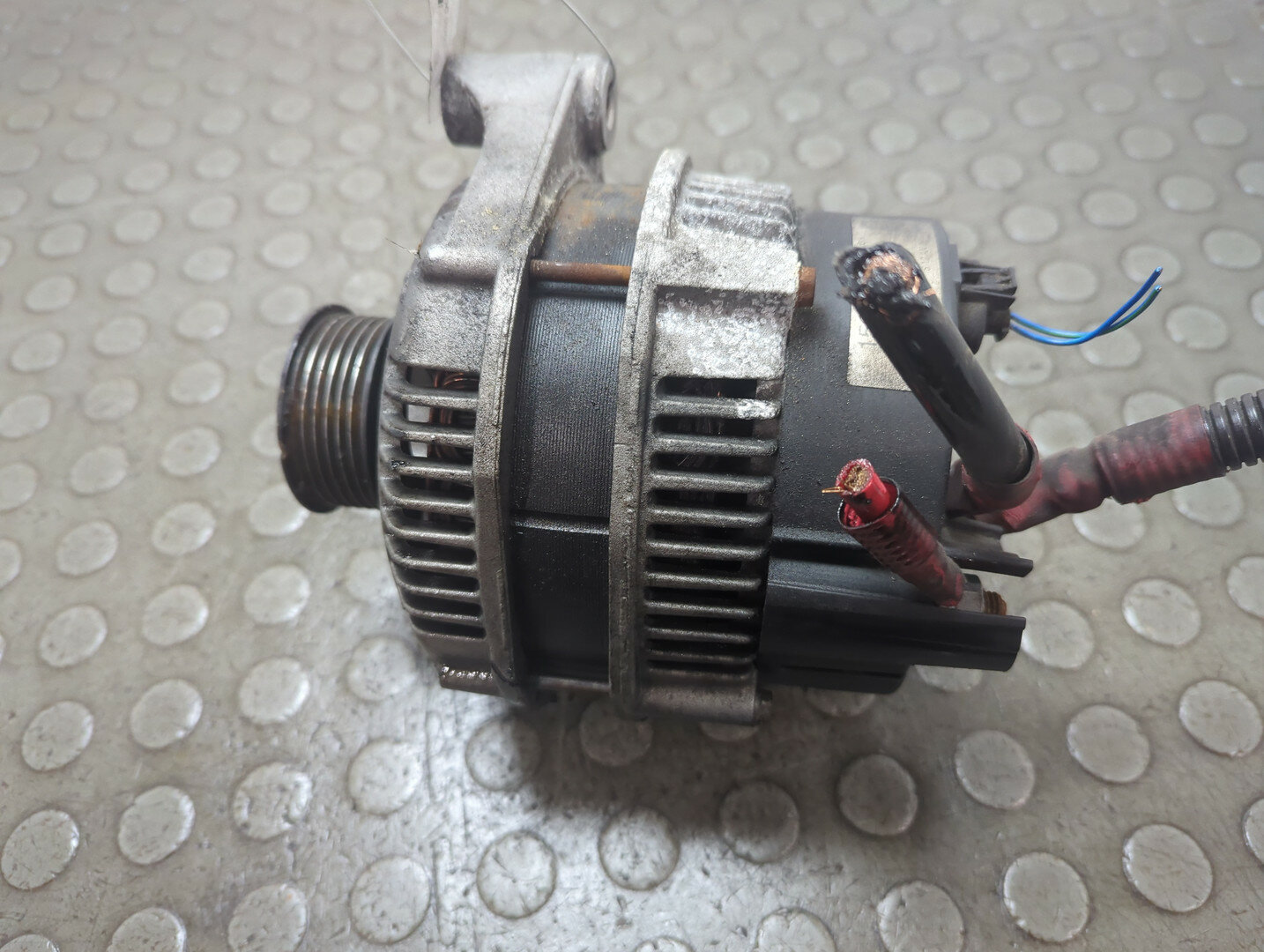 Генератор BMW 3 E46 Б/У