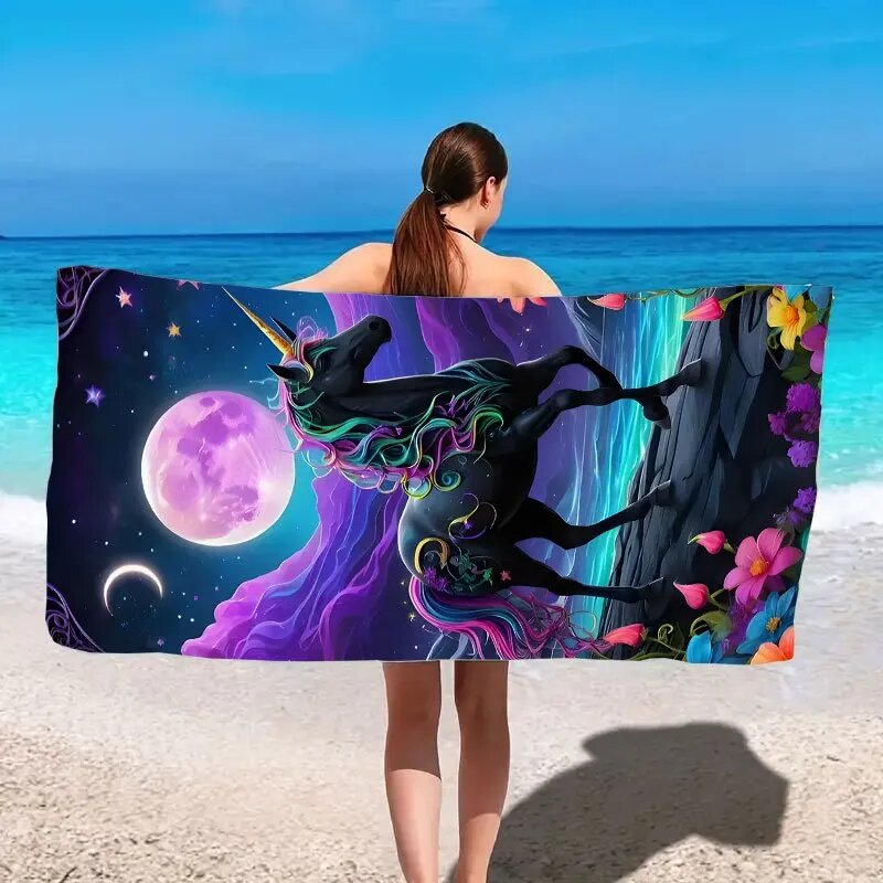 Пляжное полотенце "Черный единорог" 70x180 см