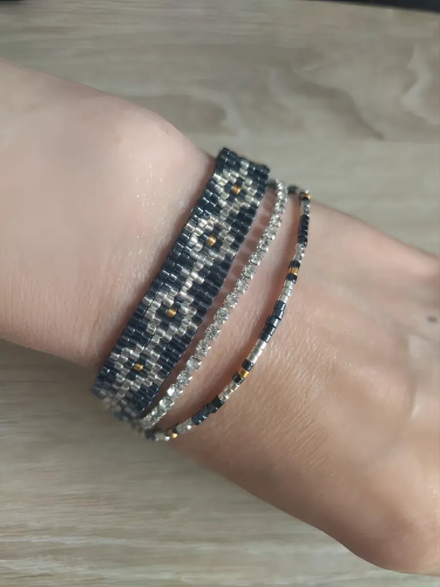 Браслет, бисер