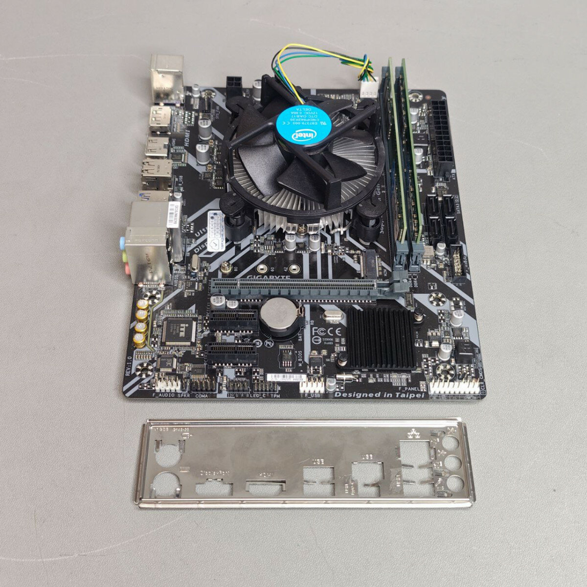 Комплект мат. плата Gigabyte H310M A (s-1151v2) + Core i3-8100 + 16Gb + кулер