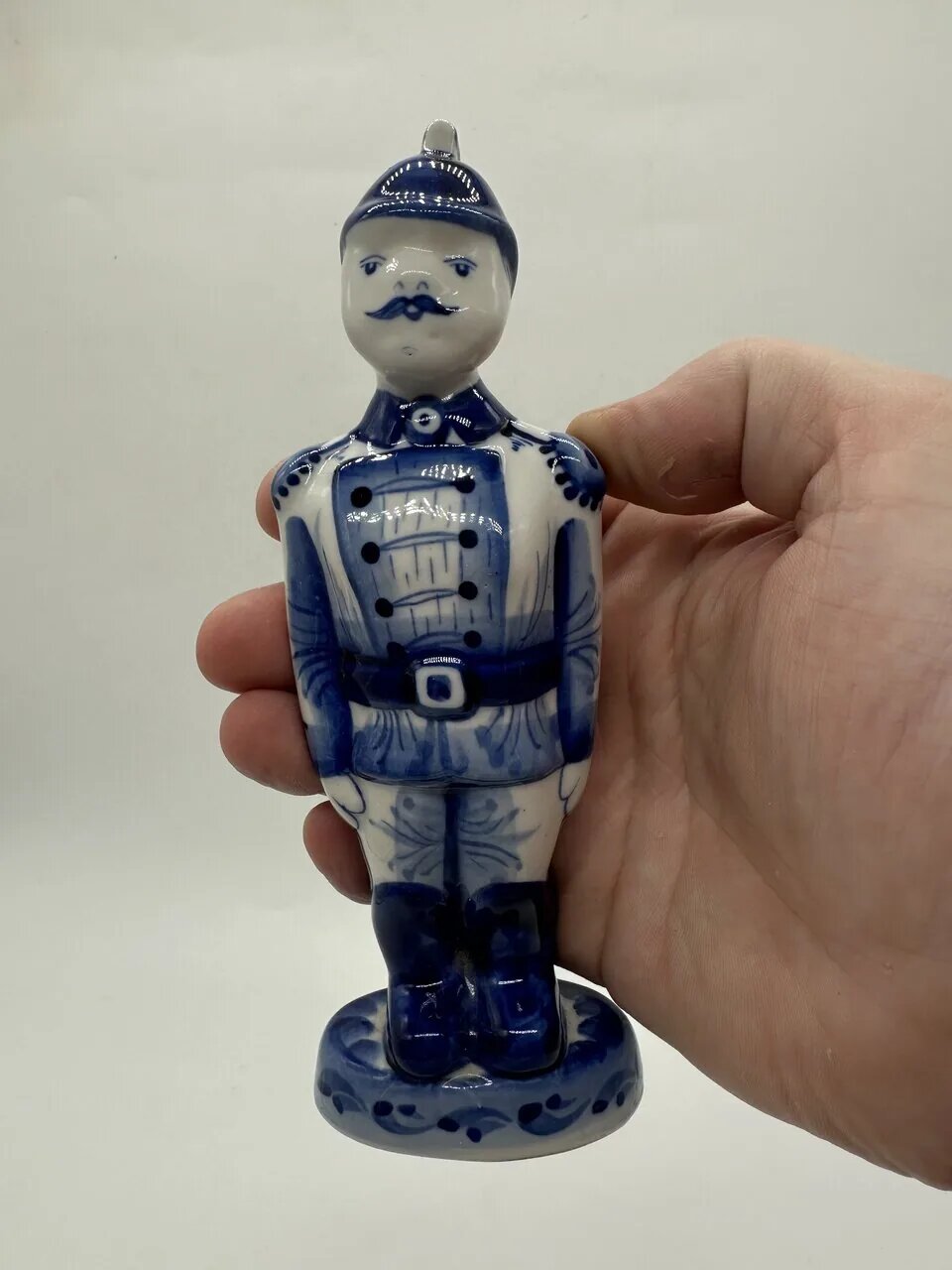 Cтатуэтка Пожарник Гжель Фарфор винтажная Авторская шикарная
