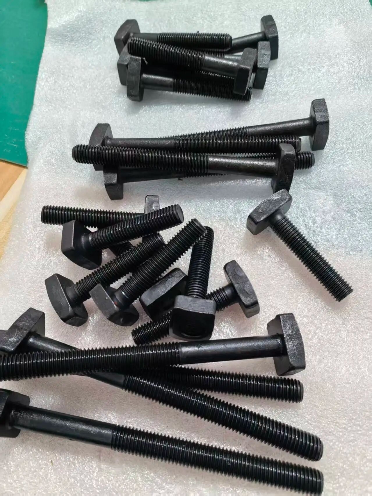 Болты с Т-образным пазом M12 M14 M16, черные, углеродистая сталь M16X50X50 4PCS