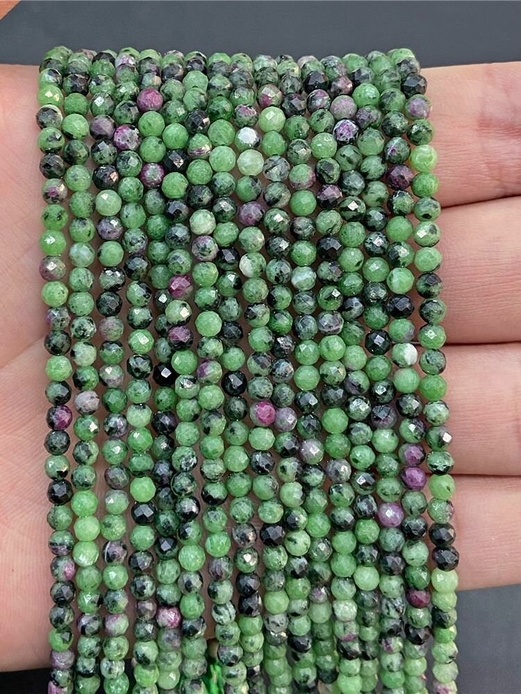 Цоизит,4 мм, граненые бусины, натуральные камни, нить 36 см(около 90 шт)