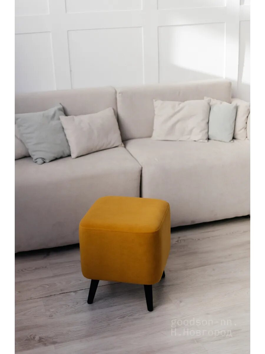 Пуфик Paradise, квадратный, велюр, горчичный, на чёрных ножках