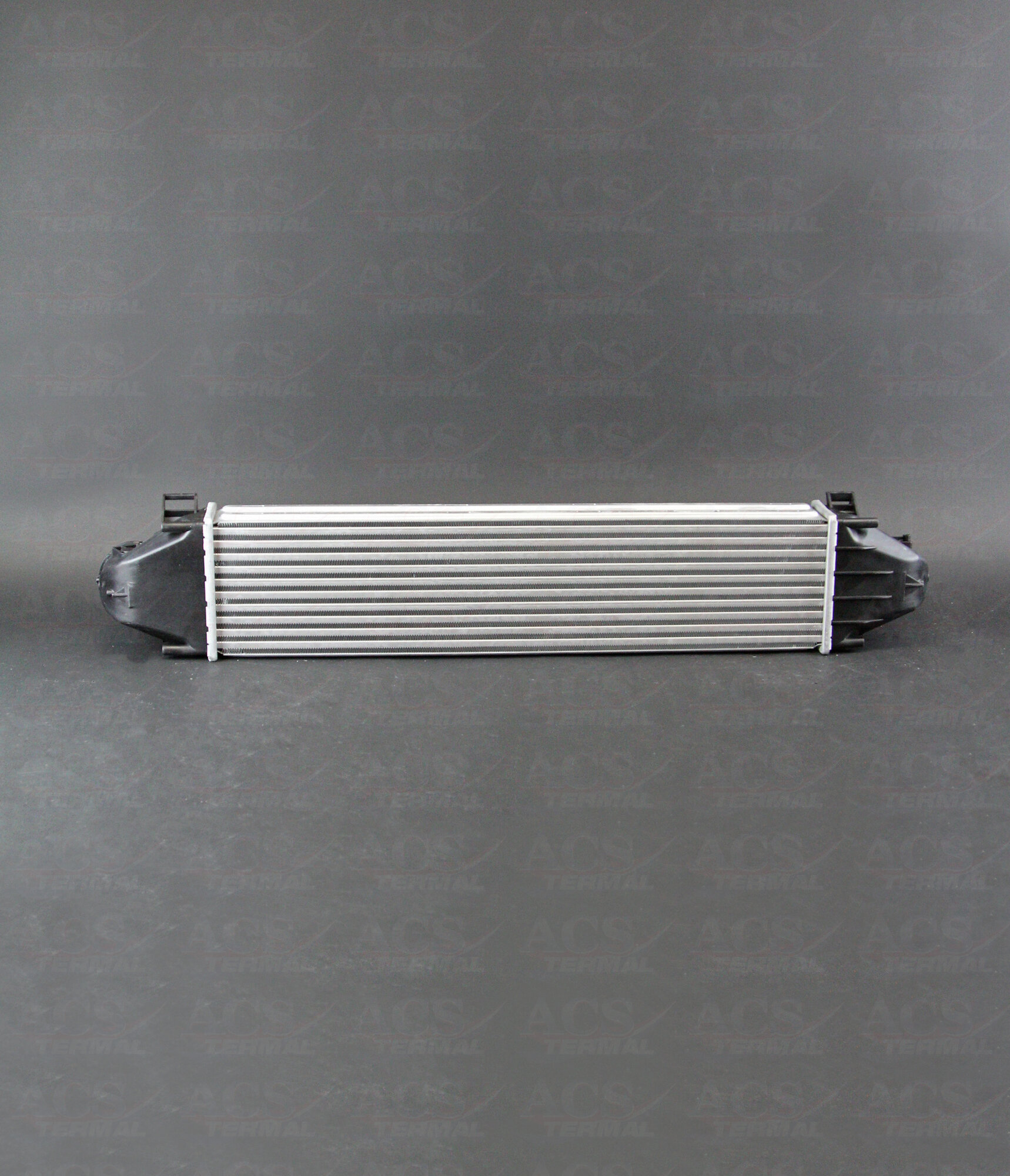 526561 Интеркулер Ford FOCUS (04-14), KUGA, MONDEO (07-14), S-MAX (06-14) 1.6TDC - 2.0TDC, 2.5i (64mm)526561 Интеркулер для Ford S-Max/Mondeo/ LR Evoge 2.5T