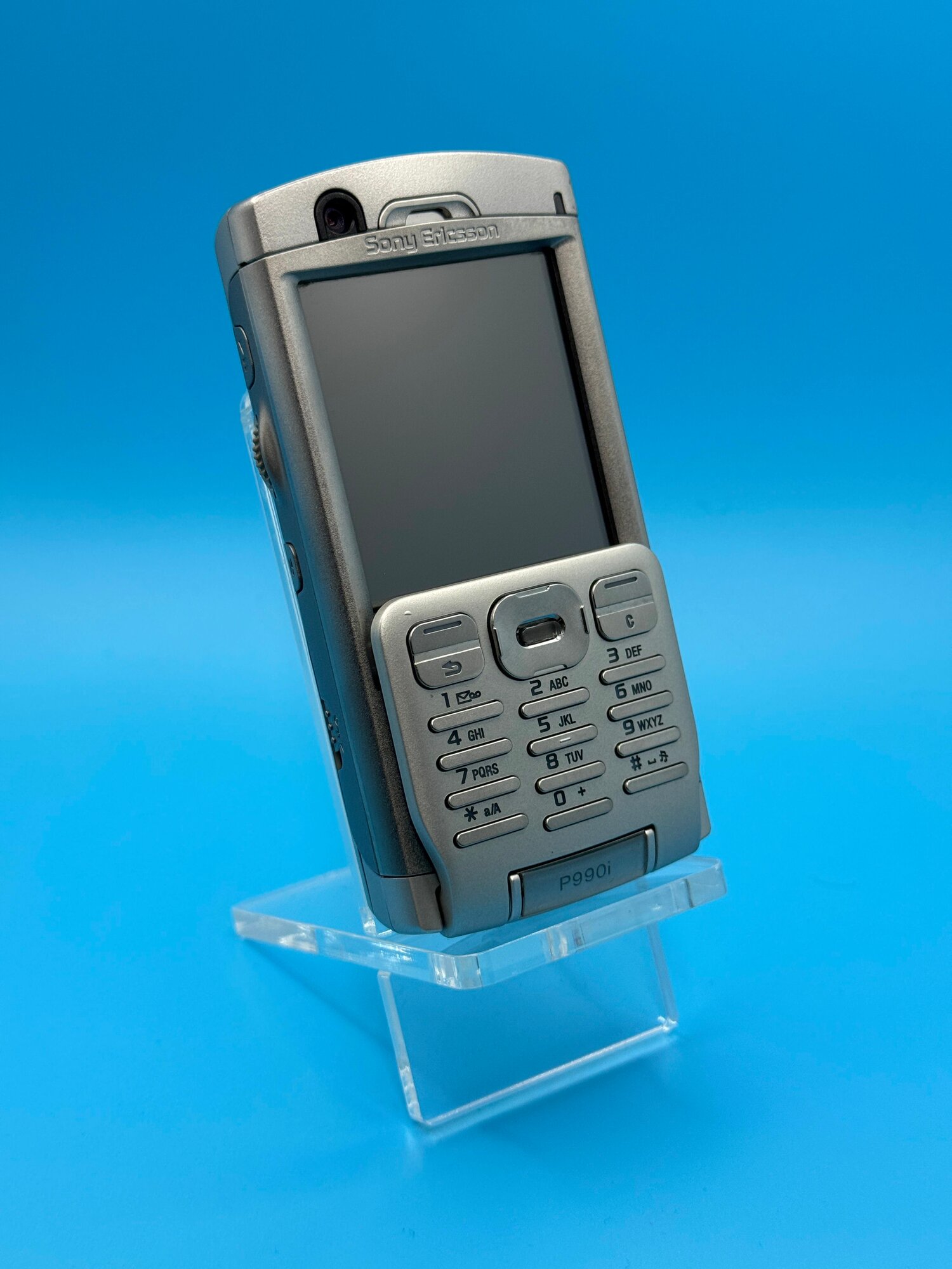 Мобильный телефон Sony Ericsson P990i