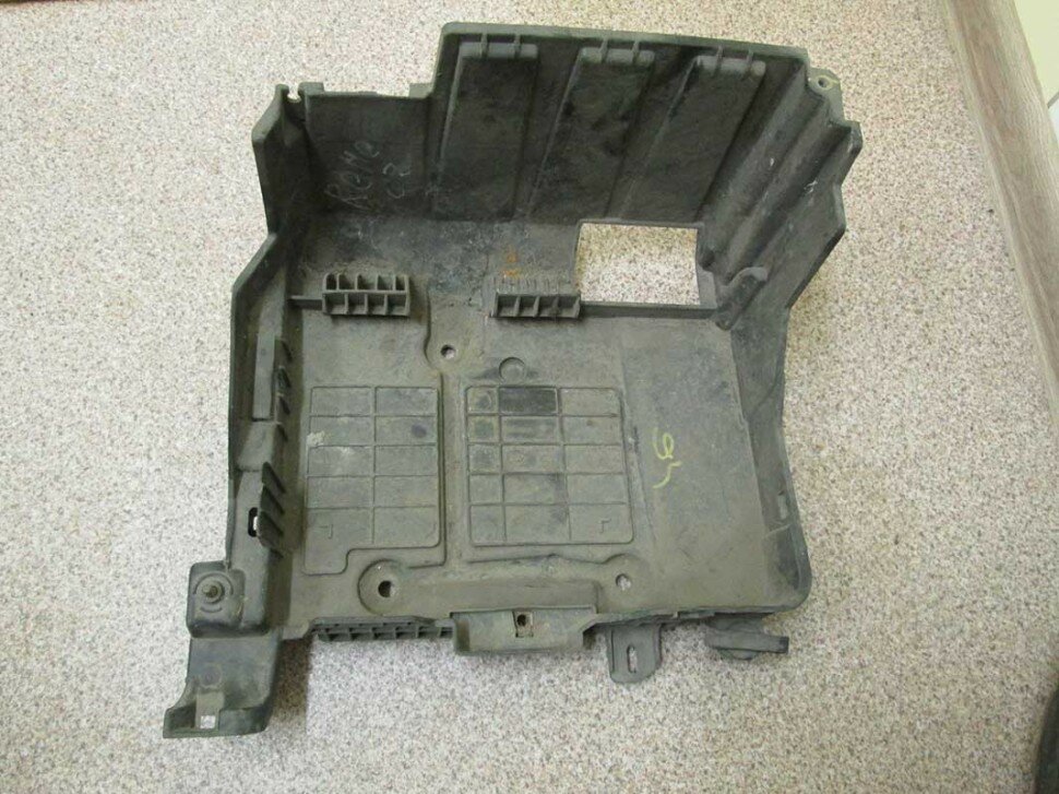 Корпус крепления АКБ 8200467409 Renault Megane, Scenic б/у