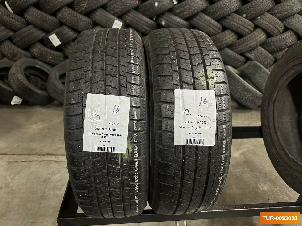 Комплект (2 шт) всесезонных БУ шин Goodyear Cargo Ultra Grip 2 205/65 R16 10% износ 8124025792