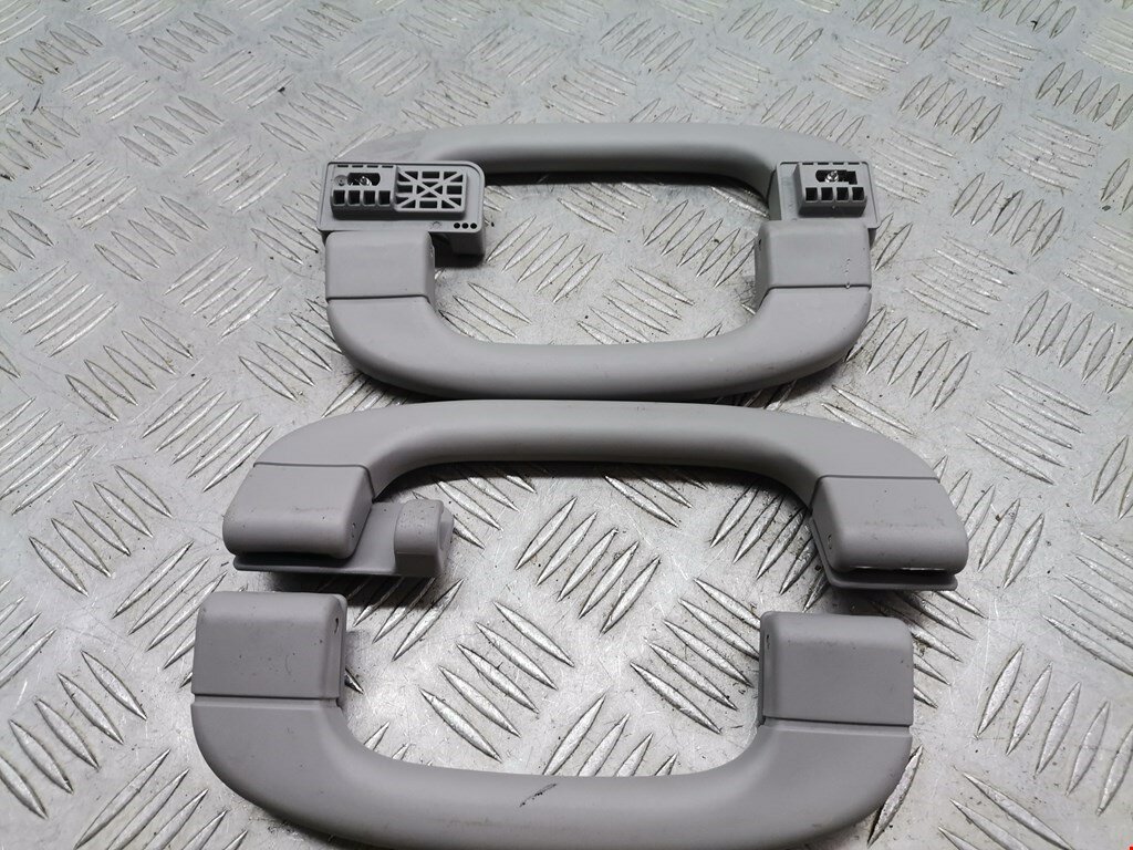 Ручка потолочная BMW 3-Series (E90/E91/E92/E93) арт. 2278653