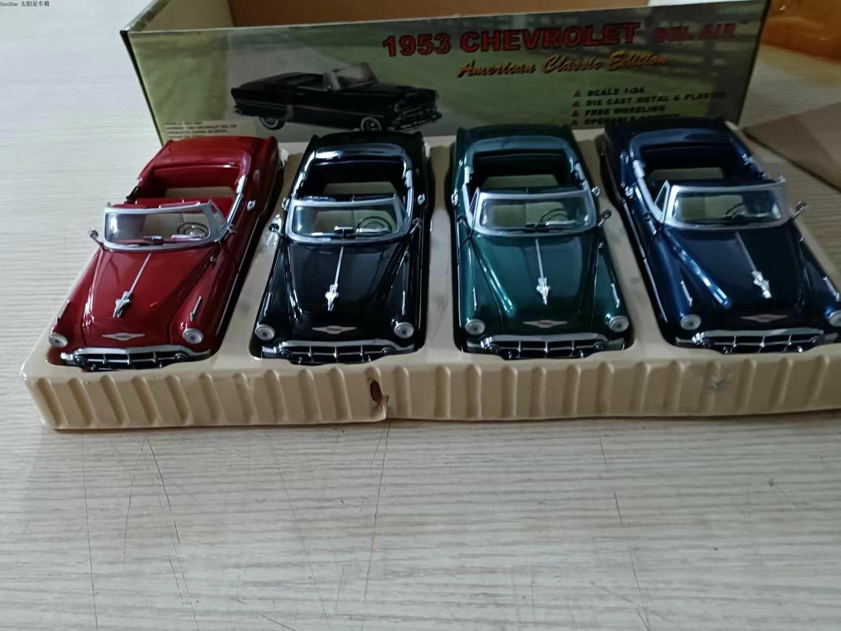 Модель автомобиля Sunstar в масштабе 1:24: спортивный автомобиль Chevrolet Corvette Bel Air 1953 года