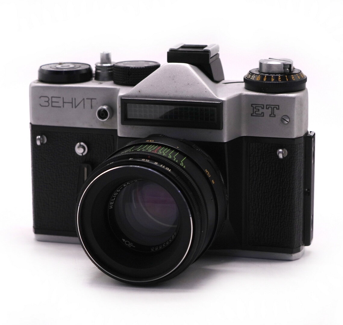 Зенит ЕТ silver + Гелиос 44-2 (СССР, 1985)