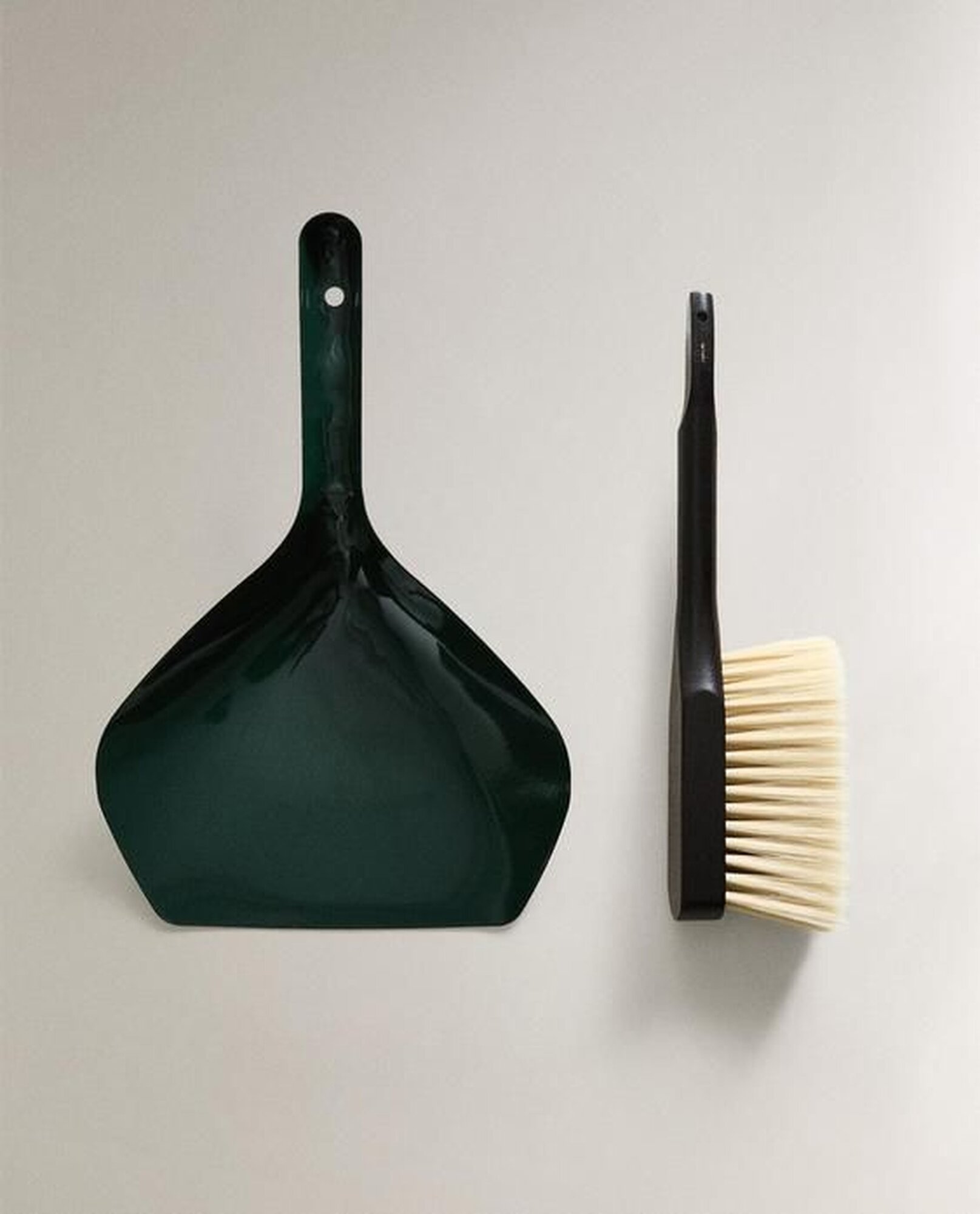 Набор для уборки ZARA HOME 2220/762/031 - щетка и совок, 33 х 21 х 7.5 см, цвет темно-зеленый