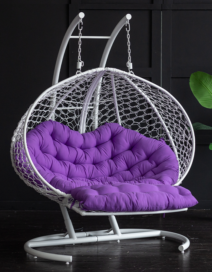 Подвесное кресло Pletenev Двухместное реклайнер белое с фиолетовой подушкой