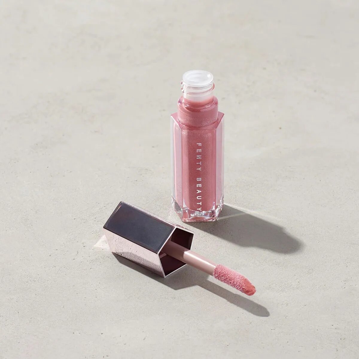 Блеск для губ Fenty Beauty GLOSS BOMB UNIVERSAL LIP LUMINAZER - FU Y 02