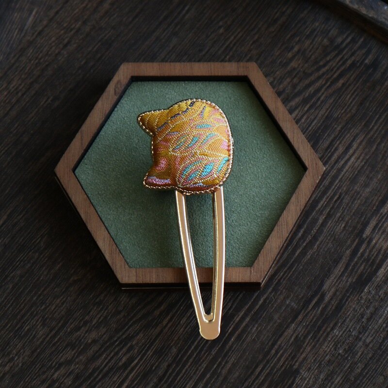 Новый продукт, оригинальный восточный дизайн, заколка для волос в виде котика из парчи Сун, новый многоцветный аксессуар для волос в китайском стиле, подходящая боковая заколка для сестер.