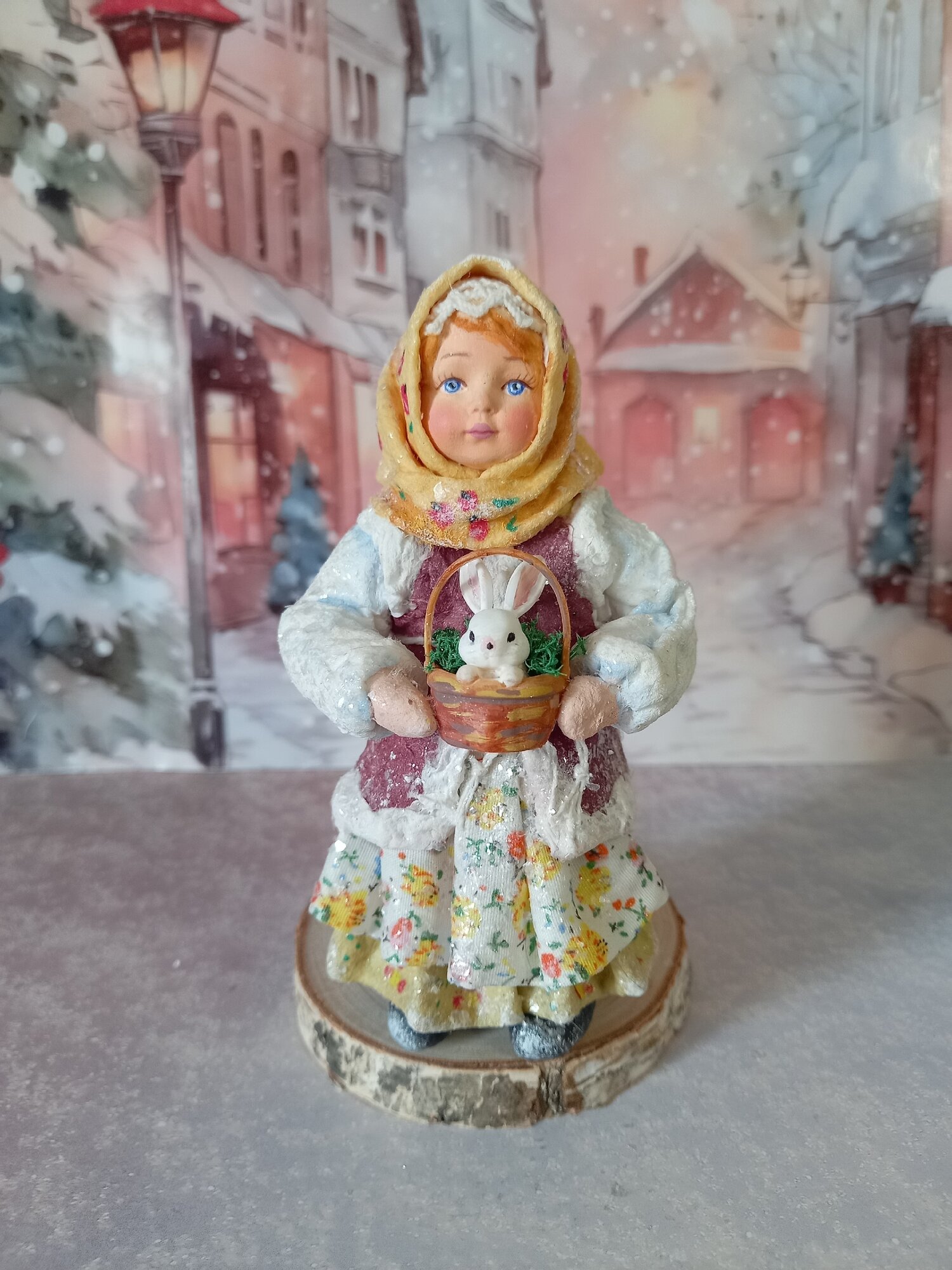 Ватная игрушка на елку "Девочка с кроликом". Высота 11,5 см. Ручная работа