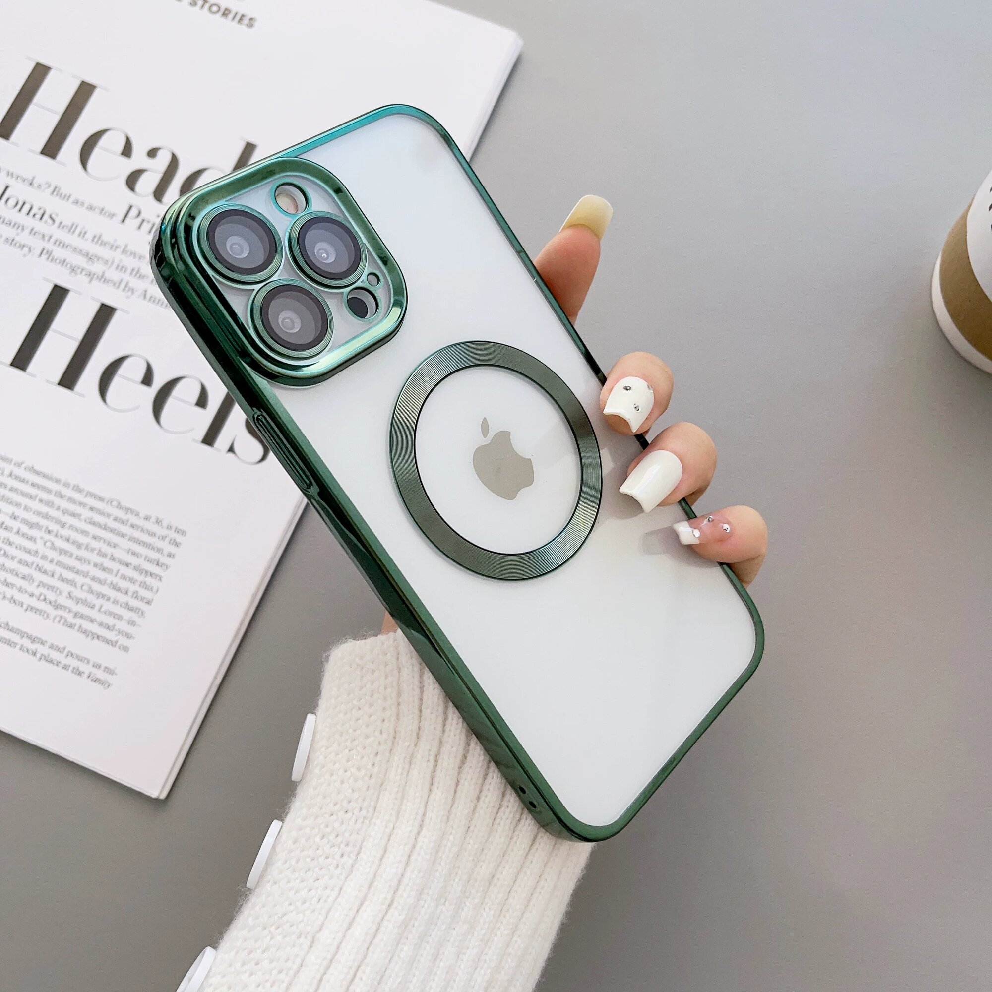 IPhone 14 Pro Max MagSafe Магнитный Мягкий Чехол с Защитой Объектива, Изумрудно-Зеленый (Полная Защита, Современный