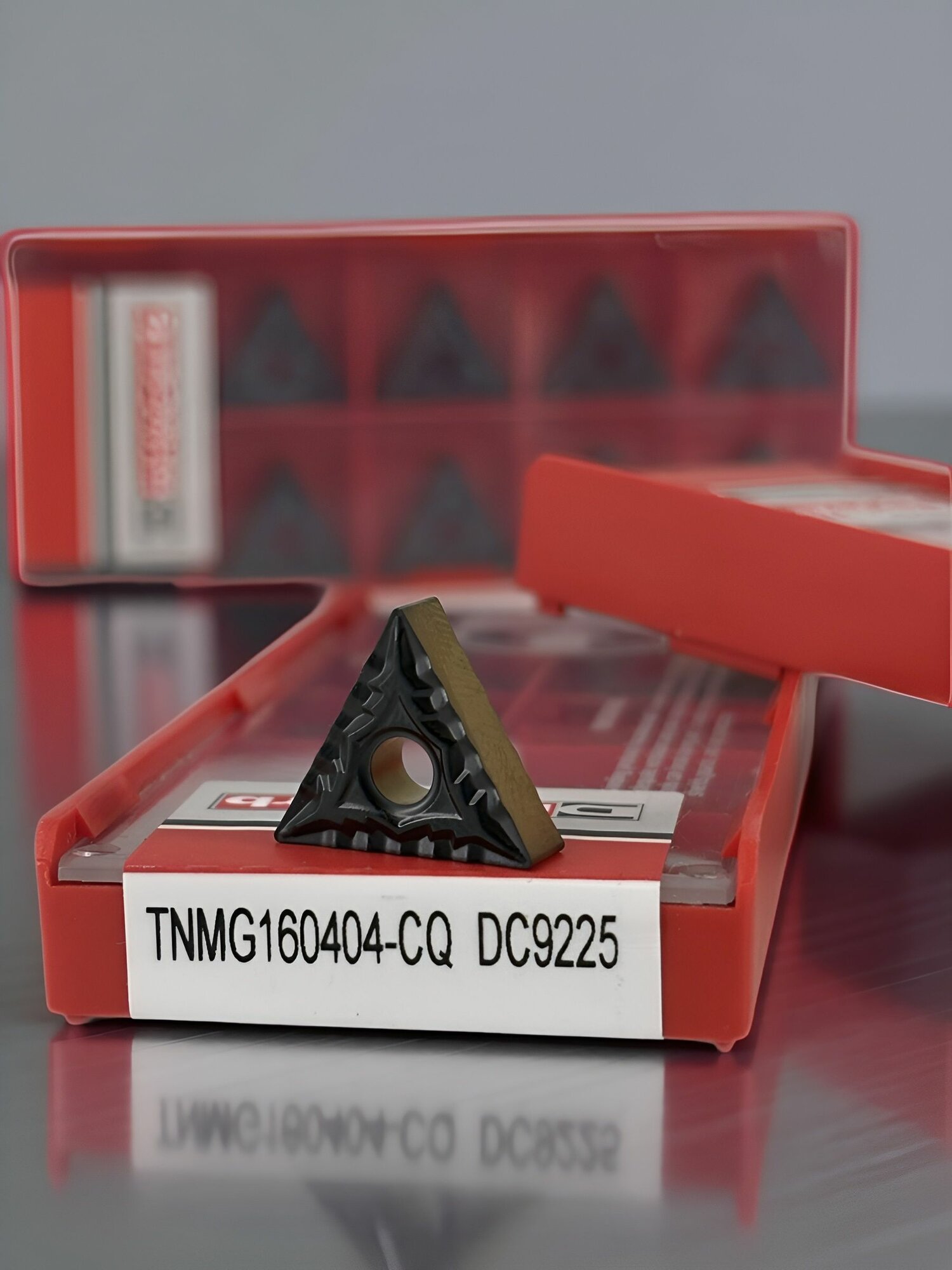 Сменная твердосплавная пластина для токарной обработки Dnrecerb TNMG160404-CQ DC9225