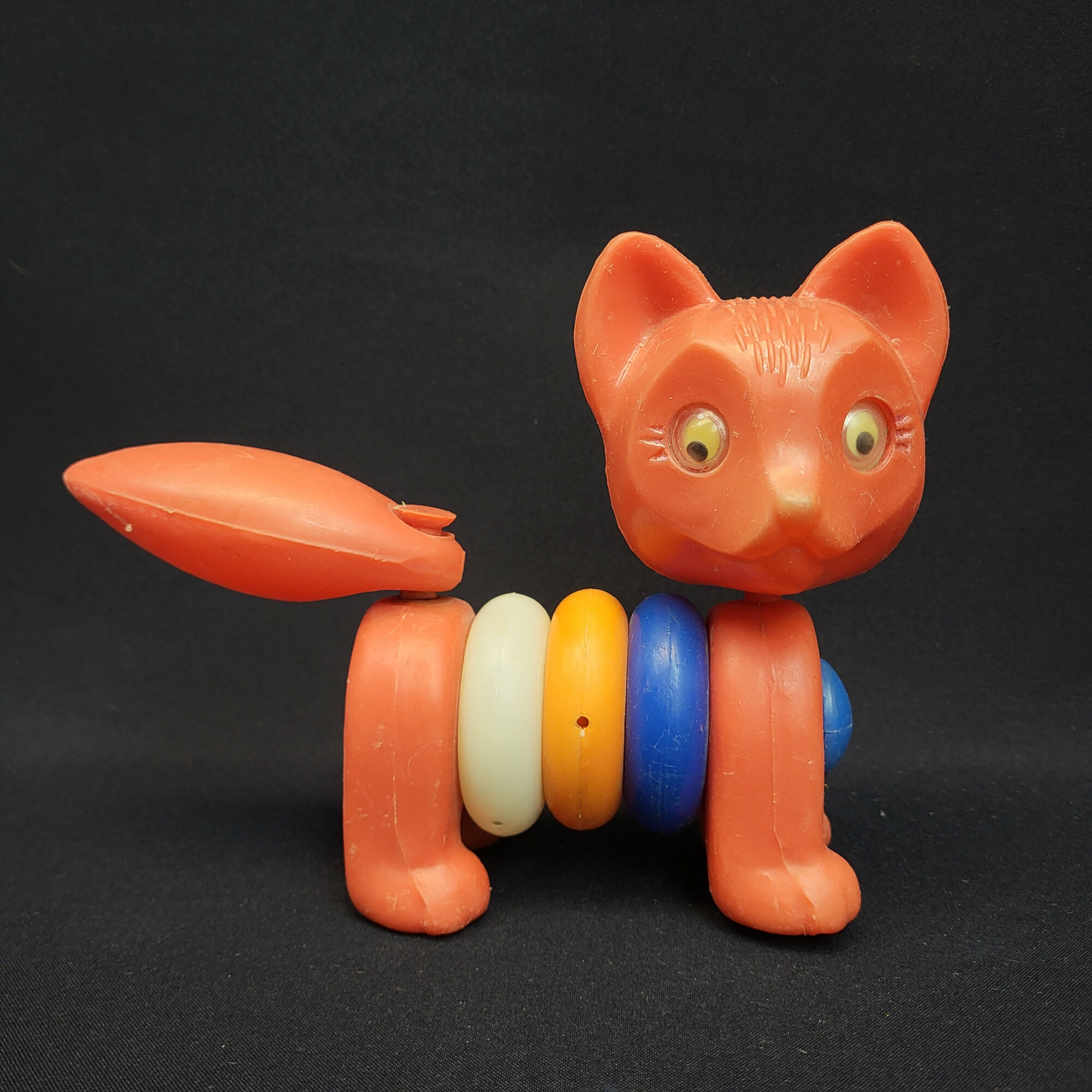 Винтажная игрушка СССР. Пластмассовая кошка с подвижными кольцами, детская фигурка советская