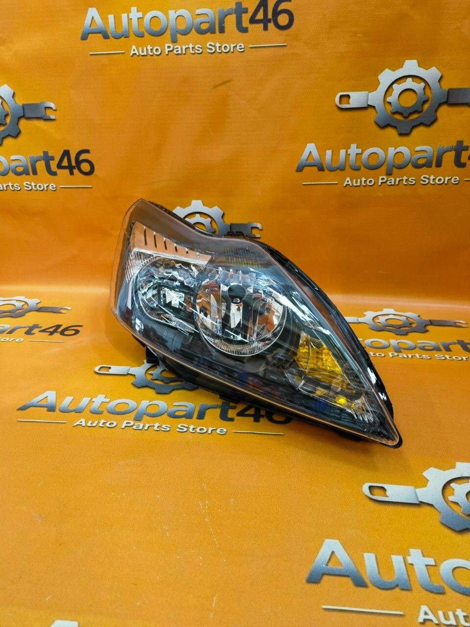 Фара Форд Фокус 2 08-11, FORD FOCUS II 08-11 правая черная с электрокорректором